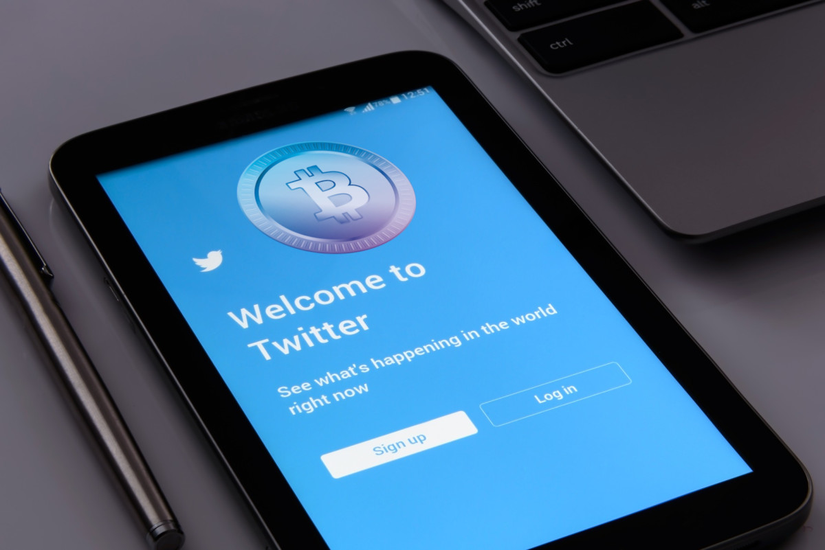 Twitter considera invertir en Bitcoin - Cripto247 - Últimas noticias ...
