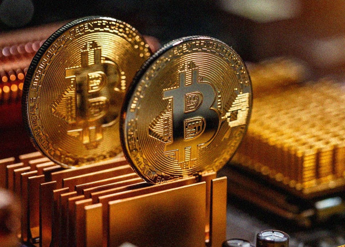 Las reservas de Bitcoin en los exchanges alcanzan un mínimo histórico ...
